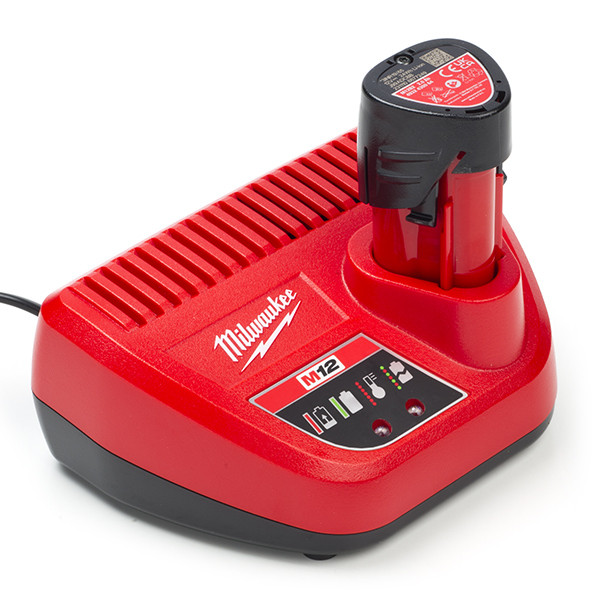 NRG Pack: Milwaukee M12 B2 / 4932430064 accu + lader (12 V, 2.0 Ah ...