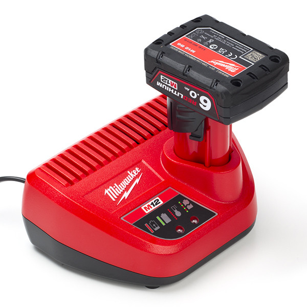 NRG Pack: Milwaukee M12 B6 / 4932451395 accu + lader (12 V, 6.0 Ah ...